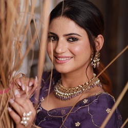 Meet Kaur (Singer) Biography, Age, Height, Boyfriend, Family, Facts ...